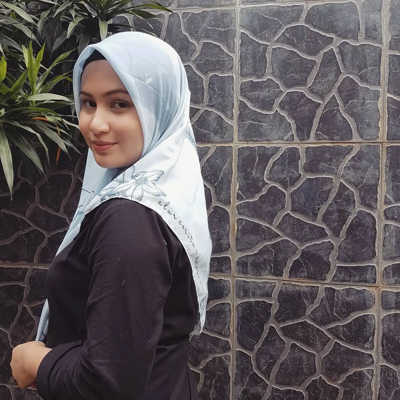 6 Pemain Putih Abu-Abu Ini Pilih Vakum Usai Menikah, Fokus dengan Keluarga - Hot Liputan6.com