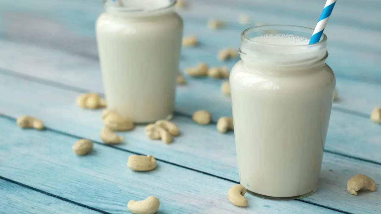 6 Jenis Susu Non-Dairy, Simak Cara Membuatnya - Hot Liputan6.com