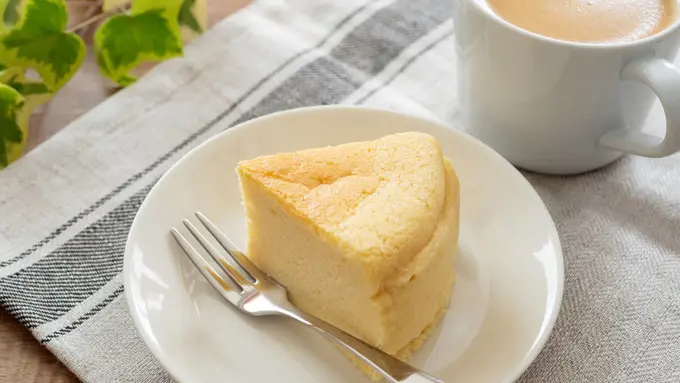 5 Resep Bolu Keju Kukus untuk Teman Ngemil Sore Hari - Food Fimela.com
