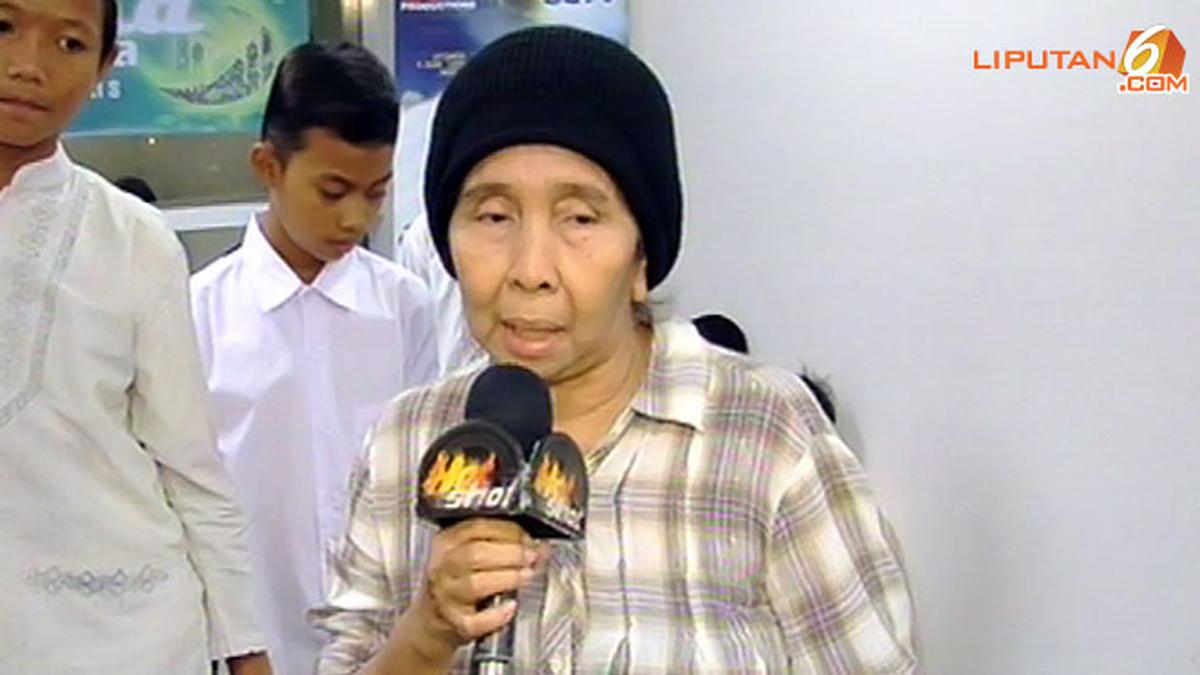 Aty Cancer Tak Khawatir Bersaing dengan Artis Muda - ShowBiz Liputan6.com