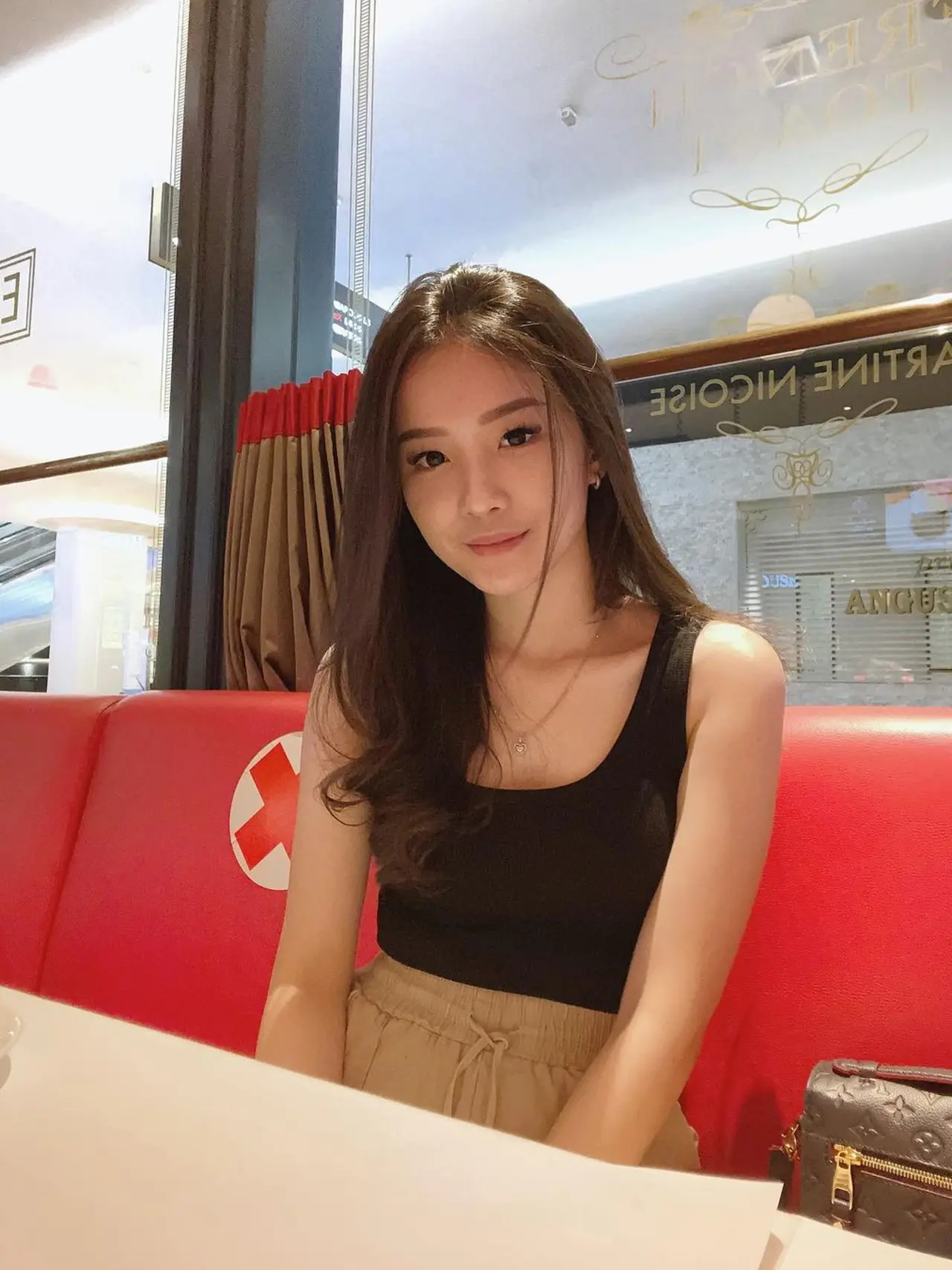 Selebgram Stephanie Agatha Akan Menghadiri Anniversary Acnol ke-53 ...