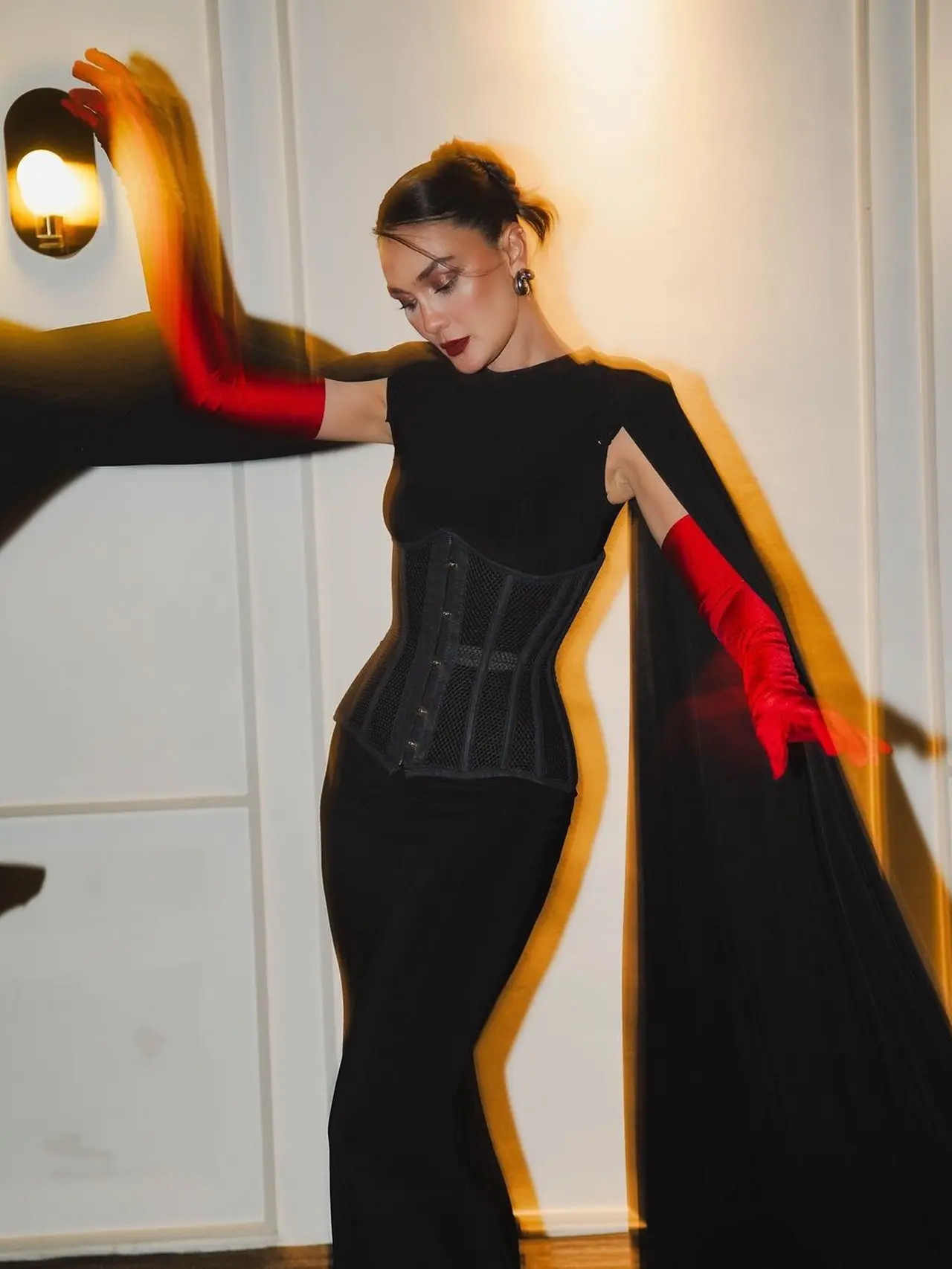 Luna Maya dan Darius Sinathrya Jalani Adegan Dewasa dalam Serial Main ...