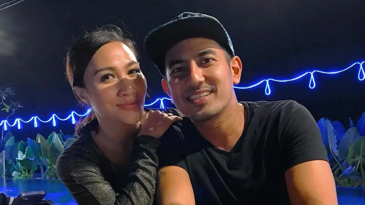 Jauh dari Gosip, Ini 8 Foto Mesra Rio Febrian dan Sabria Kono - Photo ...