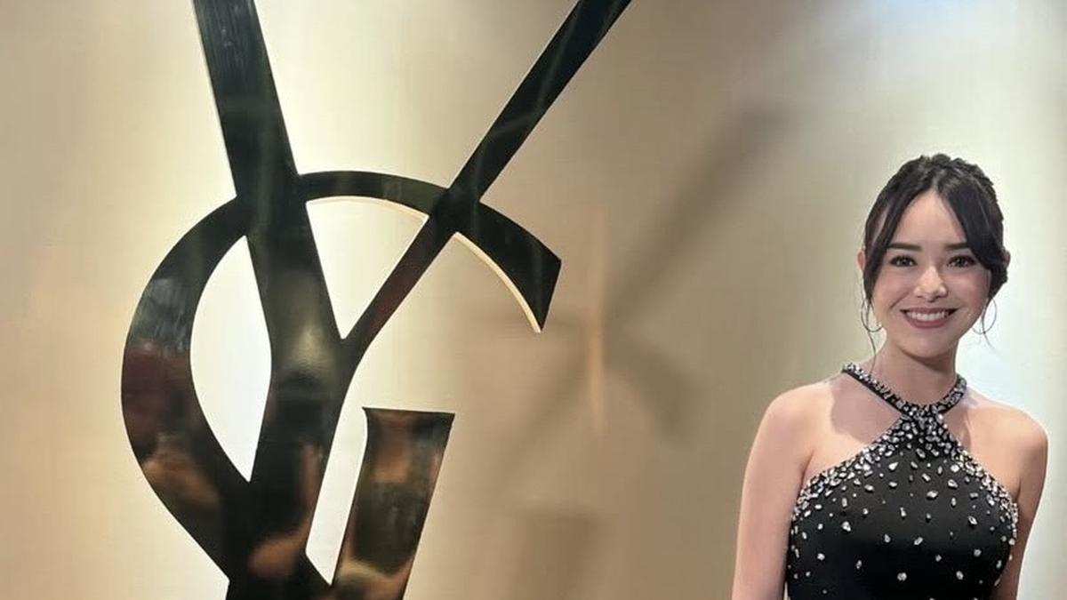 Pesona Elegan Amanda Manopo Dibalut Mini Dress Blink-Blink Hadir di Acara Dinner Party Produk ...