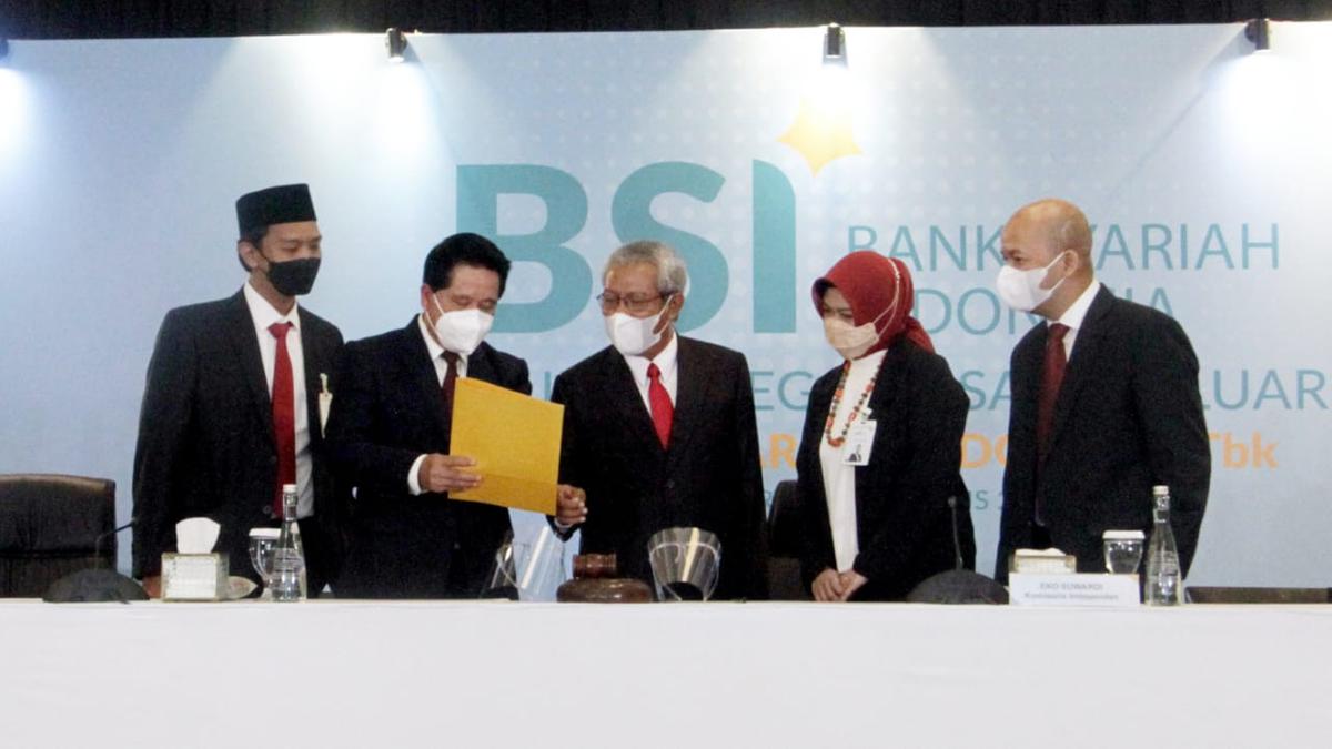 Tuan Guru Bajang dan Adiwarman Azwar Karim Ditunjuk Jadi Komisaris BSI ...