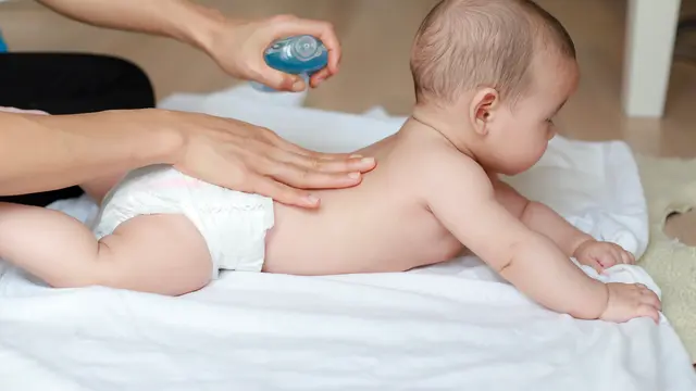 Manfaat Memijat Bayi yang Harus Diketahui - Parenting Fimela.com