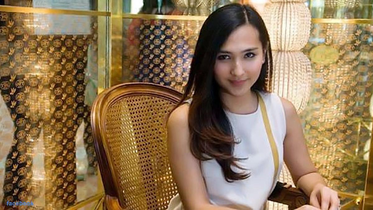 Meski Berat, Keluarga Meluluskan Dena Rachman Operasi Kelamin - ShowBiz ...