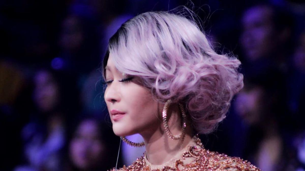 FOTO: Gaya Inul Daratista dengan Rambut Pendek, Tampak Lebih Muda ...