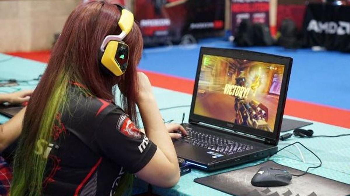 Jadi Gamer Profesional, Monica Carolina Punya Gaji Rp159 Juta