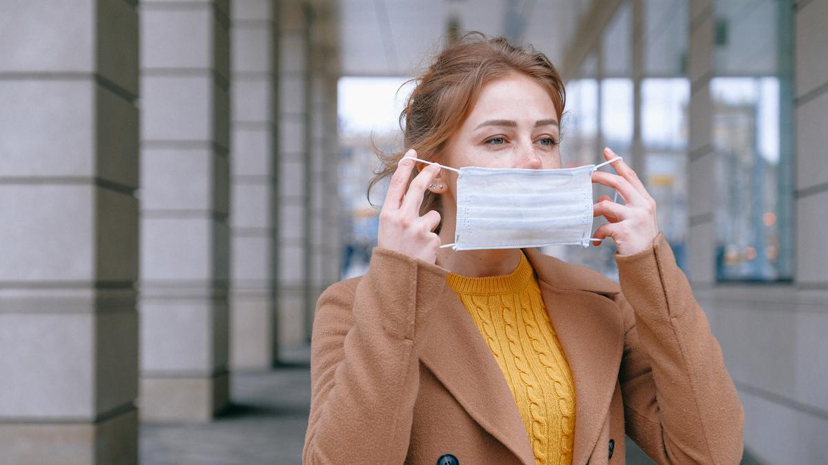 5 Langkah Memakai Masker dengan Benar