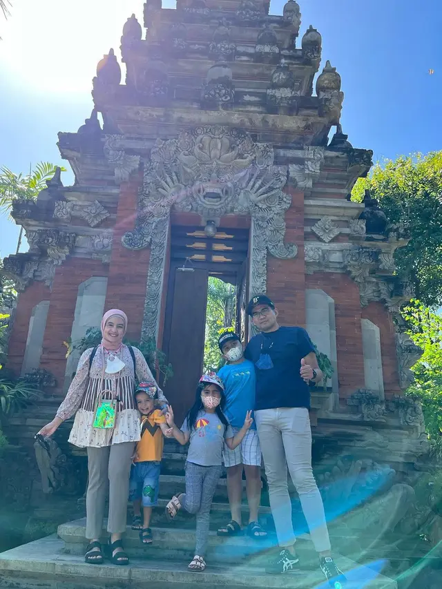 Naik Kapal dan Main ATV, Ini 7 Momen Liburan Intan Nuraini Bersama ...