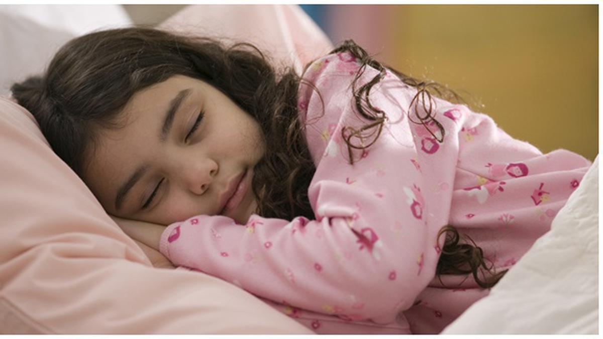 Penyebab Anak Sakit Panas: Gejala Demam Berdarah - Parenting Fimela.com