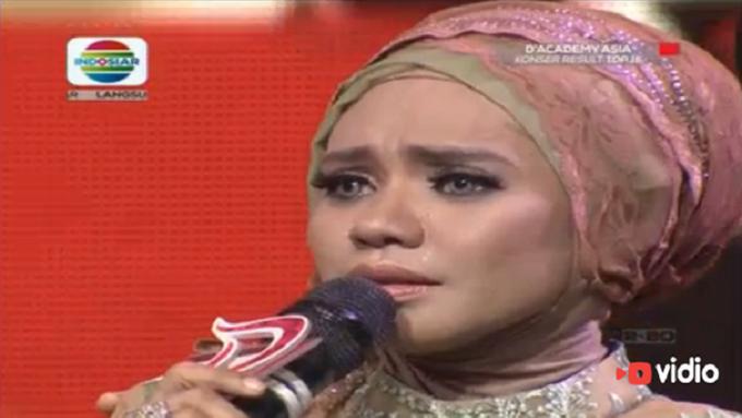 Tampil Bagus Henny Hanip Tetap Tersenggol Di Dacademy Asia Entertainment