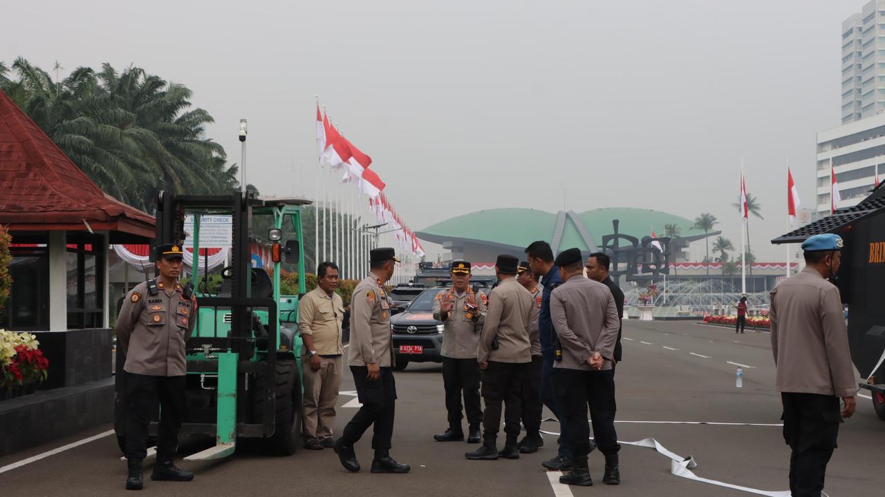 7 Fakta Terkait Demo DPR Berakhir Ricuh, Polisi Sempat Amankan Total ...