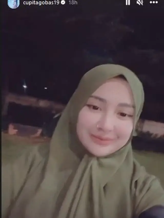 6 Potret Cupi Cupita Tampil Berhijab Jalani Ramadhan Bareng Suami, Tepis Isu Cerai - Hot ...