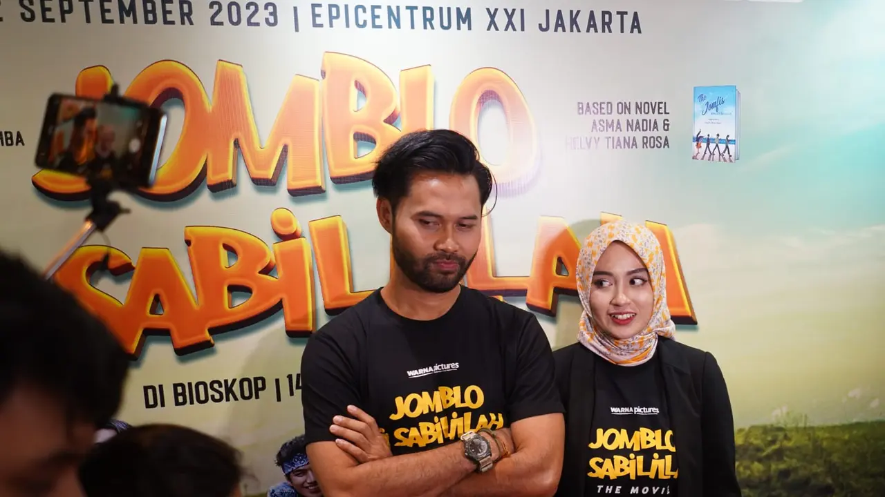 Nabilah Ayu Tersipu Dikabarkan Cinlok dengan Adhin Abdul Hakim dalam Film Jomblo Fi Sabilillah ...