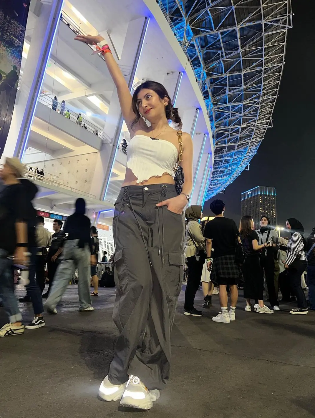 8 Gaya Nyentrik Enak Dilihat dari Sarah Keihl, Ide OOTD untuk Pemilik ...