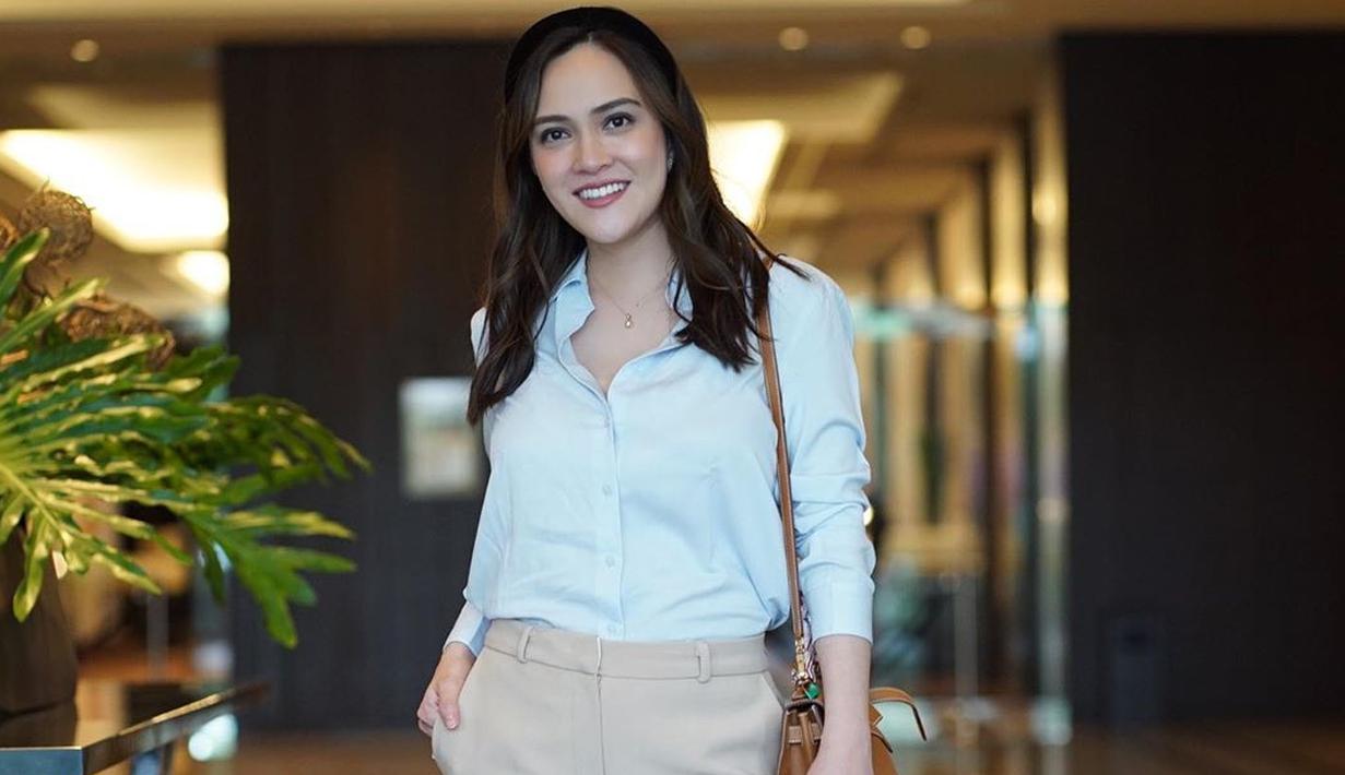 Sering Dipuji Cantik, Ini Potret Masa Kecil Shandy Aulia - Photo Fimela.com