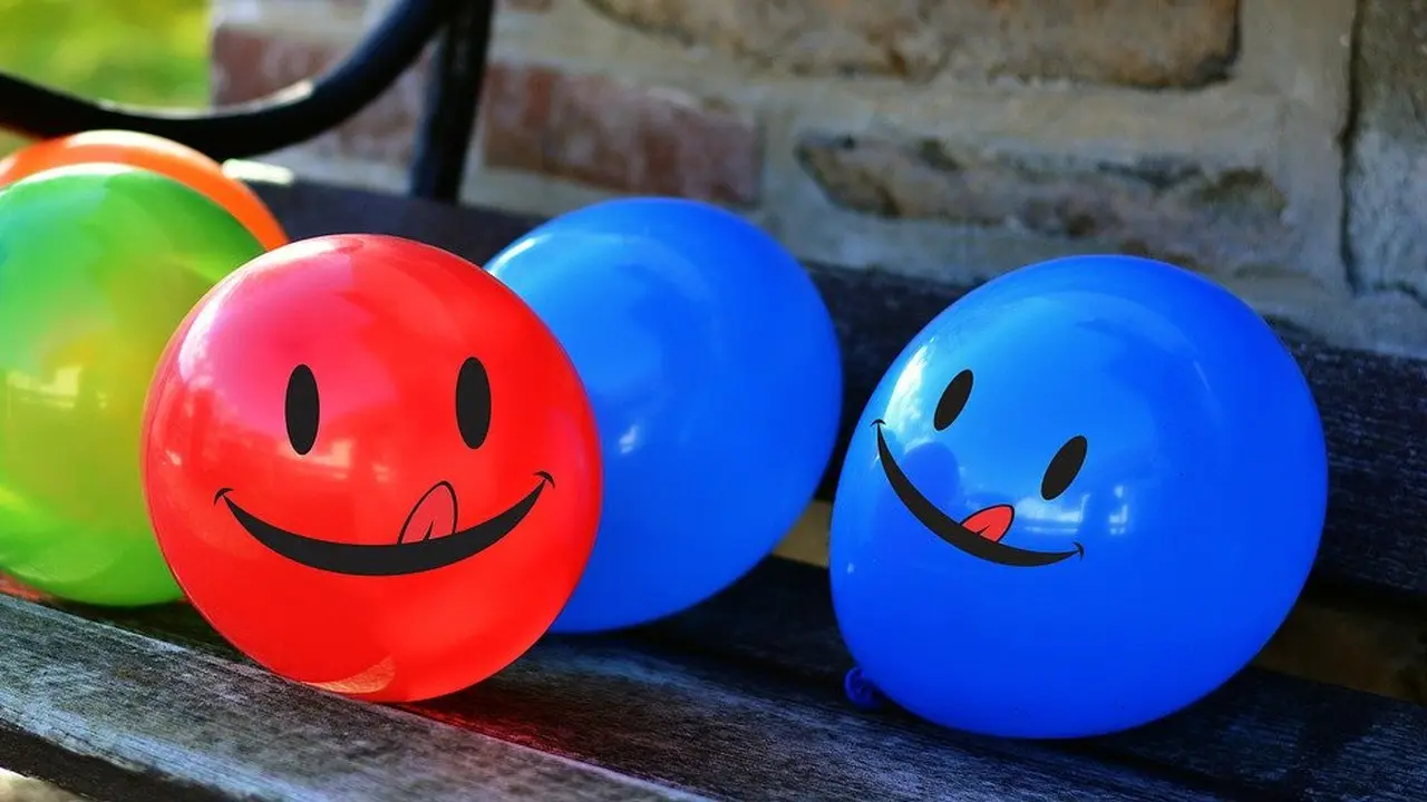 40 Pantun Lucu Simple dan Singkat, Bikin Ketawa Ngakak - Ragam Bola.com