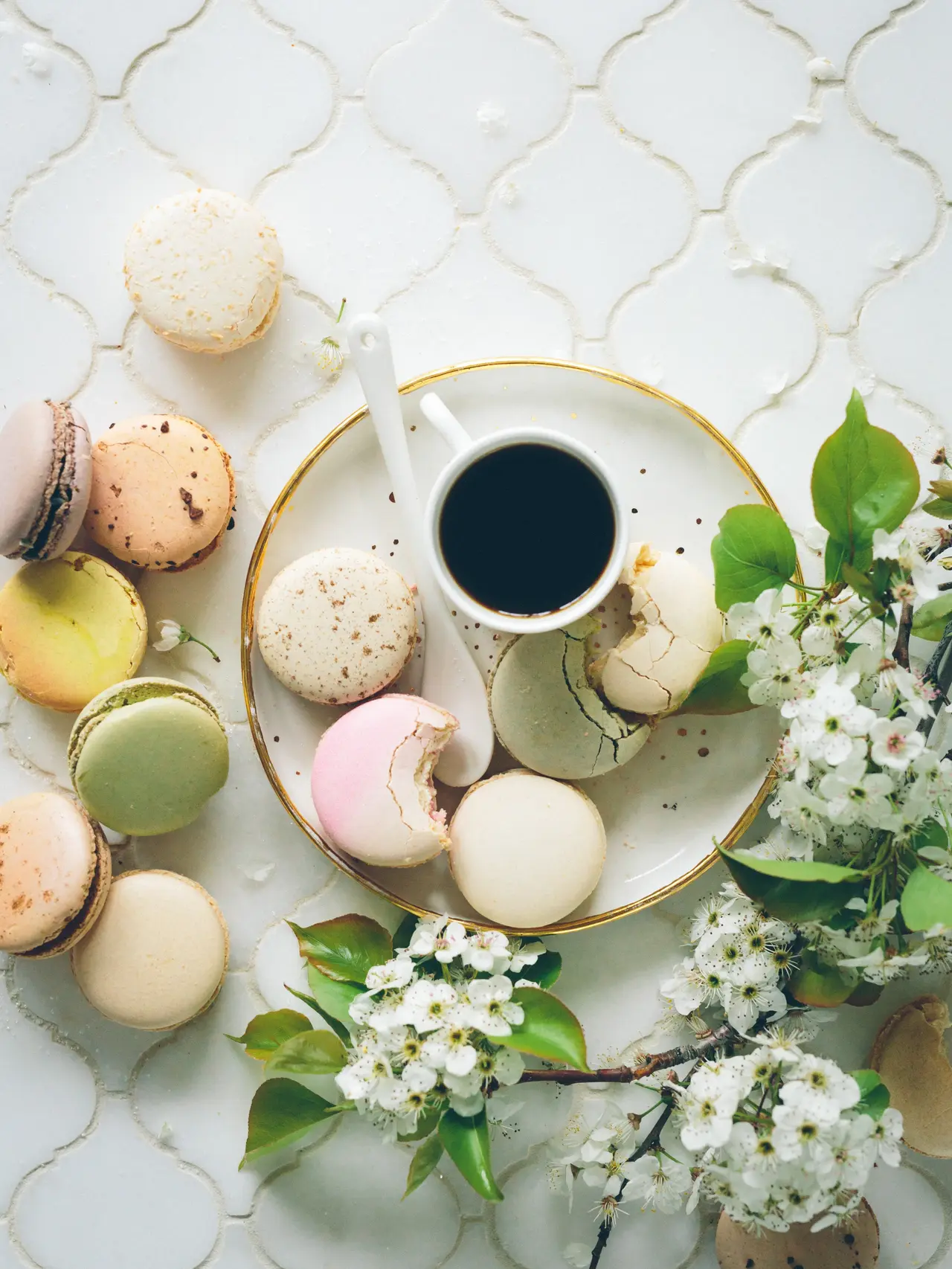 Serupa tapi tak sama, ini perbedaan kue macaron dan macaroon ...