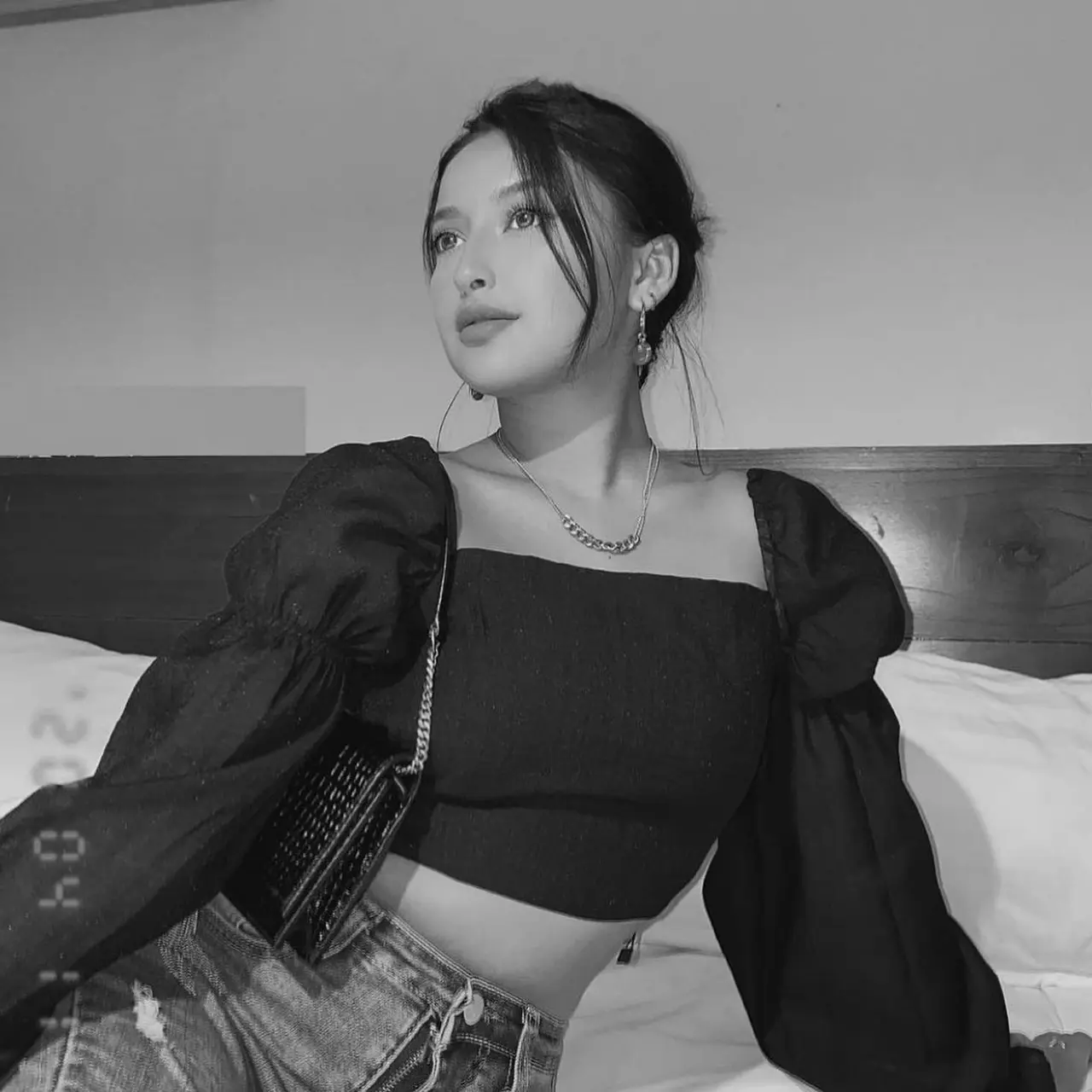 6 Potret Jennifer Coppen yang Gayanya Disebut Mirip Rahma Azhari - Hot ...