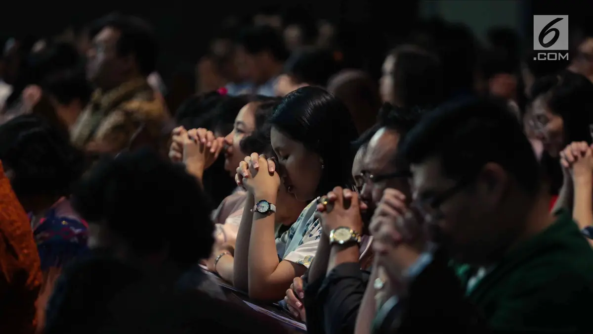 Berita doa spontan katolik sebelum memulai kegiatan Hari Ini - Kabar Terbaru Terkini | Liputan6.com