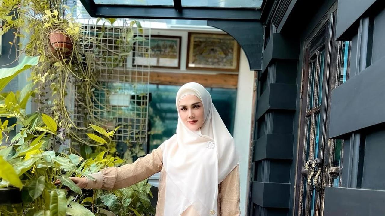 8 Model Gamis Mulan Jameela yang Cocok untuk Pengajian, Inspirasi Gaya ...