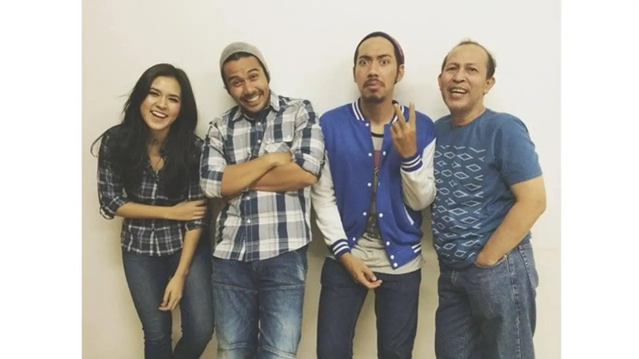 6 Potret Kenangan Yayu Unru Bareng Artis Tanah Air, Meninggal di Usia 61 Tahun - Hot Liputan6.com