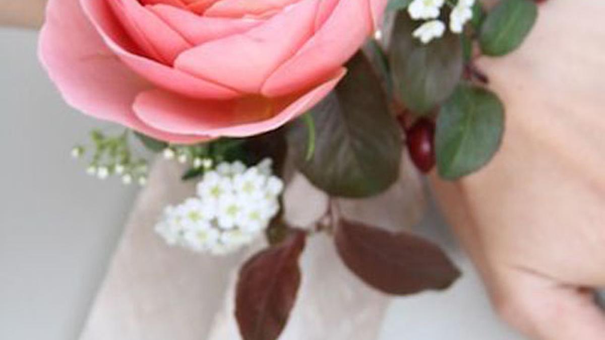 12 Kreasi Cantik dari Bunga Segar - Photo Fimela.com