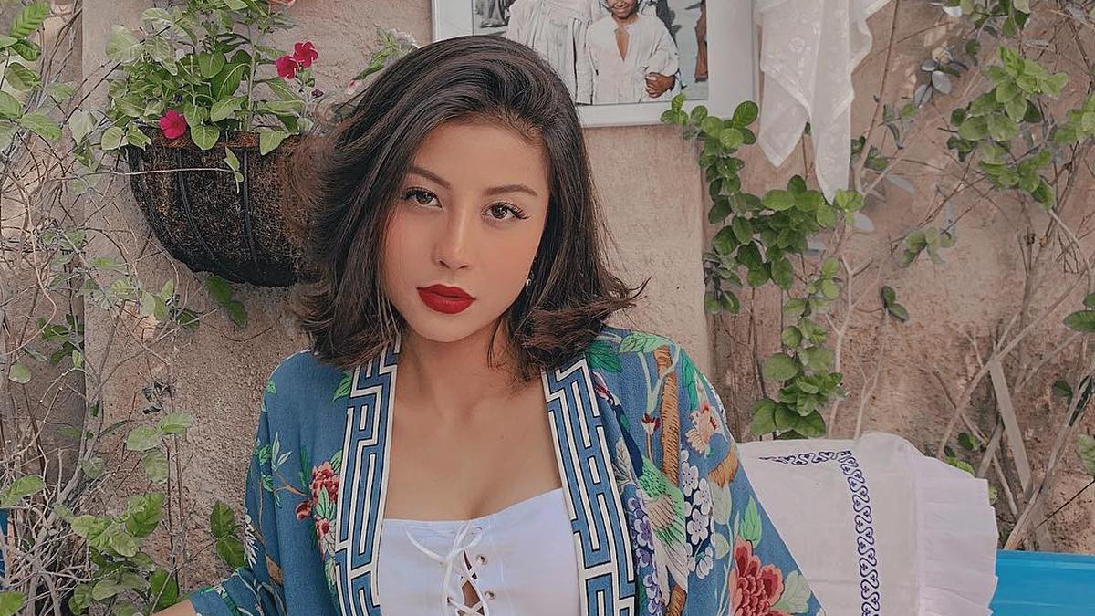 Konflik dengan Ilustrator, Ini Fakta-Fakta Awkarin - Entertainment ...