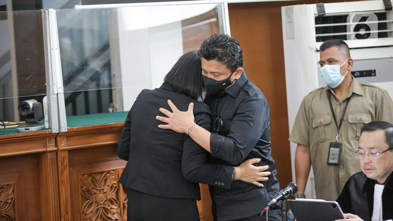 Ferdy Sambo dan Putri Candrawathi Akhirnya Buka Masker Saat Sidang - Citizen6 Liputan6.com