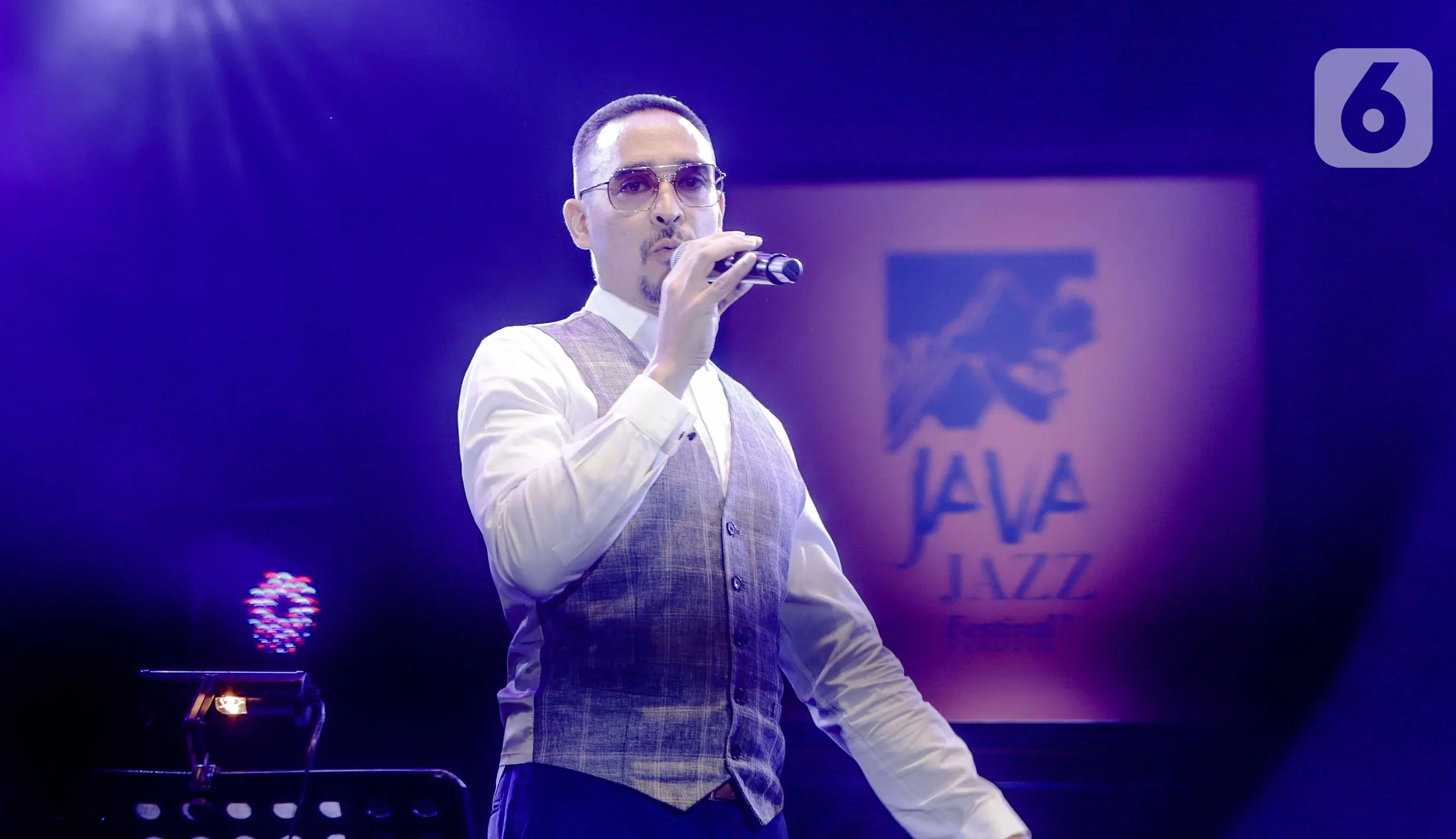 FOTO: Penampilan Jamie Aditya and Ron King Big Band di BNI Java Jazz ...