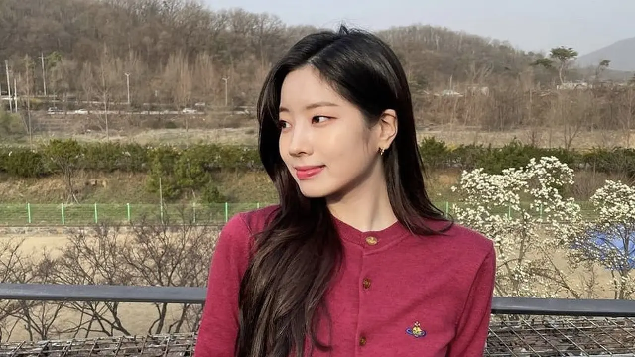 Debut Drama Perdana Dahyun TWICE dalam Drama Korea Love Me (2025 ...