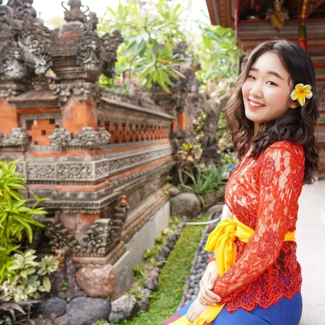 Profil Yuna Nuna, Youtuber Korea yang Jatuh Cinta dengan Budaya ...