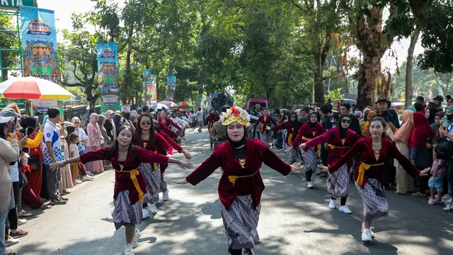 Kemeriahan Pawai Seni dan Budaya Pesta Rakyat Simpedes 2023 di Pandaan ...
