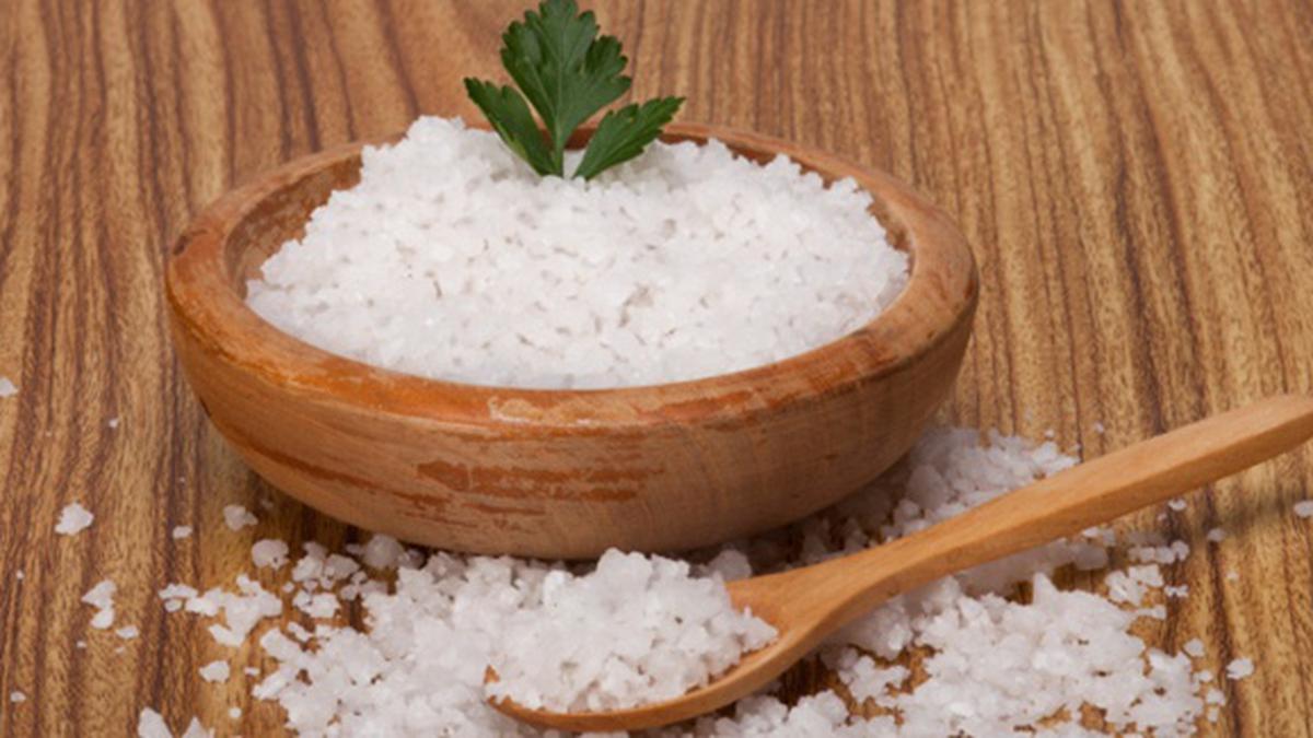 Tips Jitu Bersihkan Peralatan Rumah Menggunakan Garam