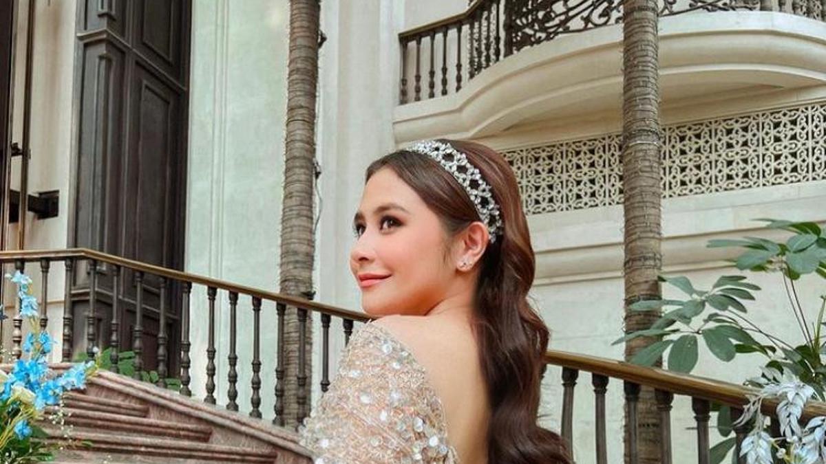 7 Potret Prilly Latuconsina Jadi Bridesmaid di Nikahan Sahabat, Cantik ...