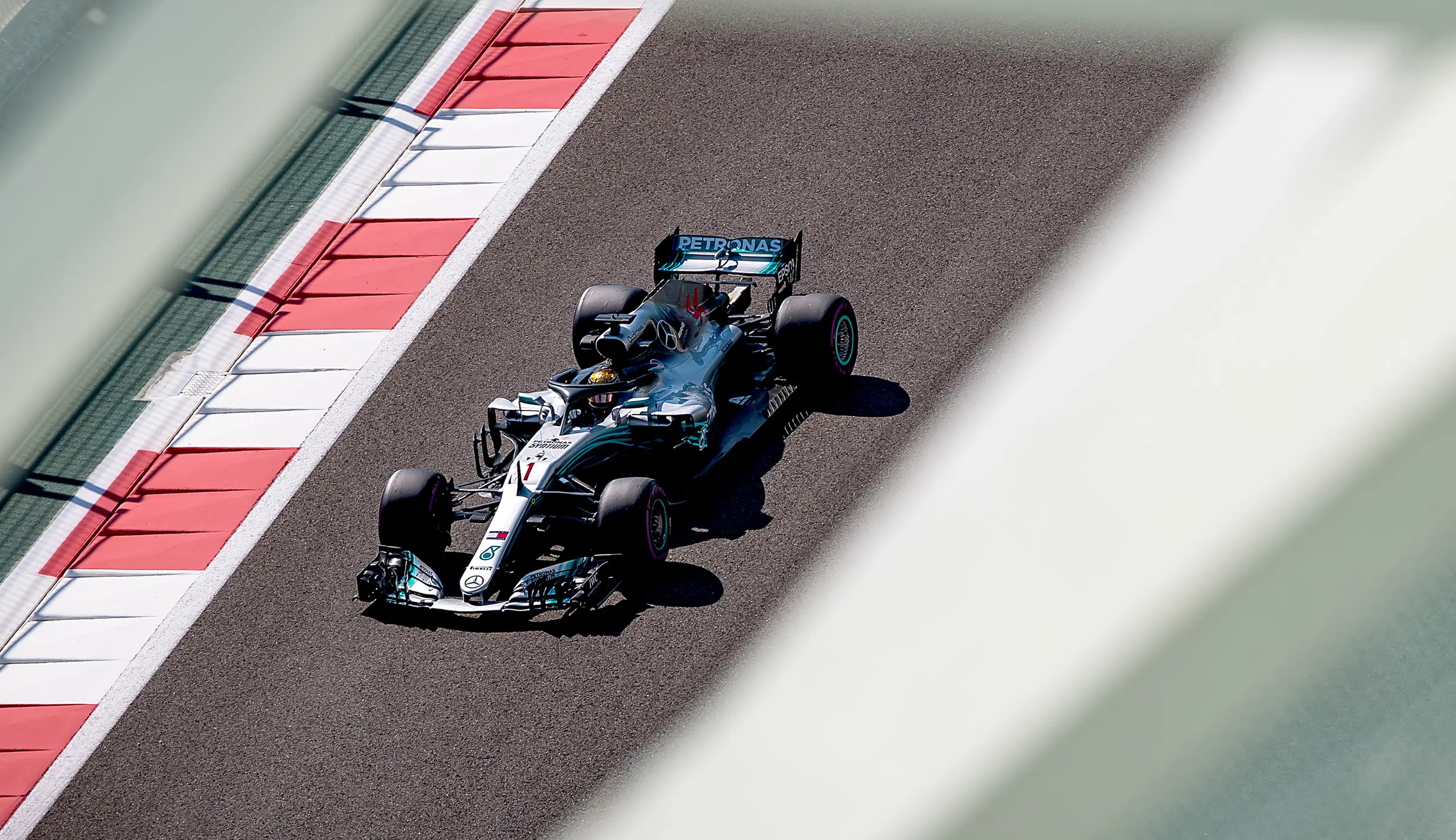 FOTO: Lewis Hamilton Pakai Nomor Balap Baru Saat FP1 F1 Abu Dhabi ...