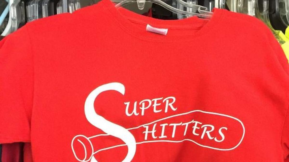 10 Desain Pakaian Kocak Ini Bukti Kamu Harus Teliti Sebelum Beli!