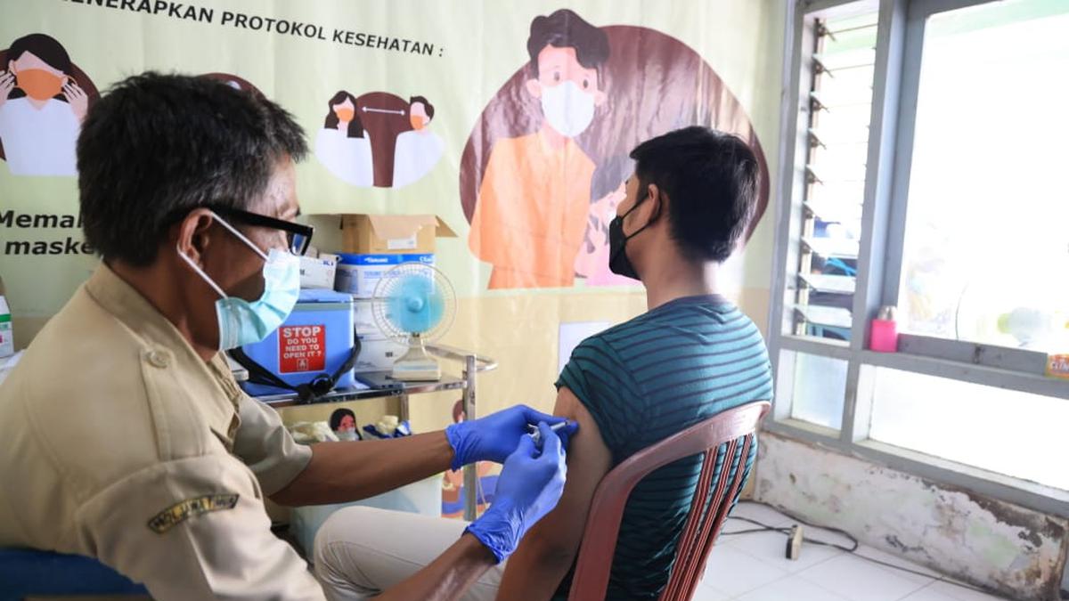 IDI: COVID-19 Tak Bisa Diprediksi, Vaksin Booster Kedua Penting ...