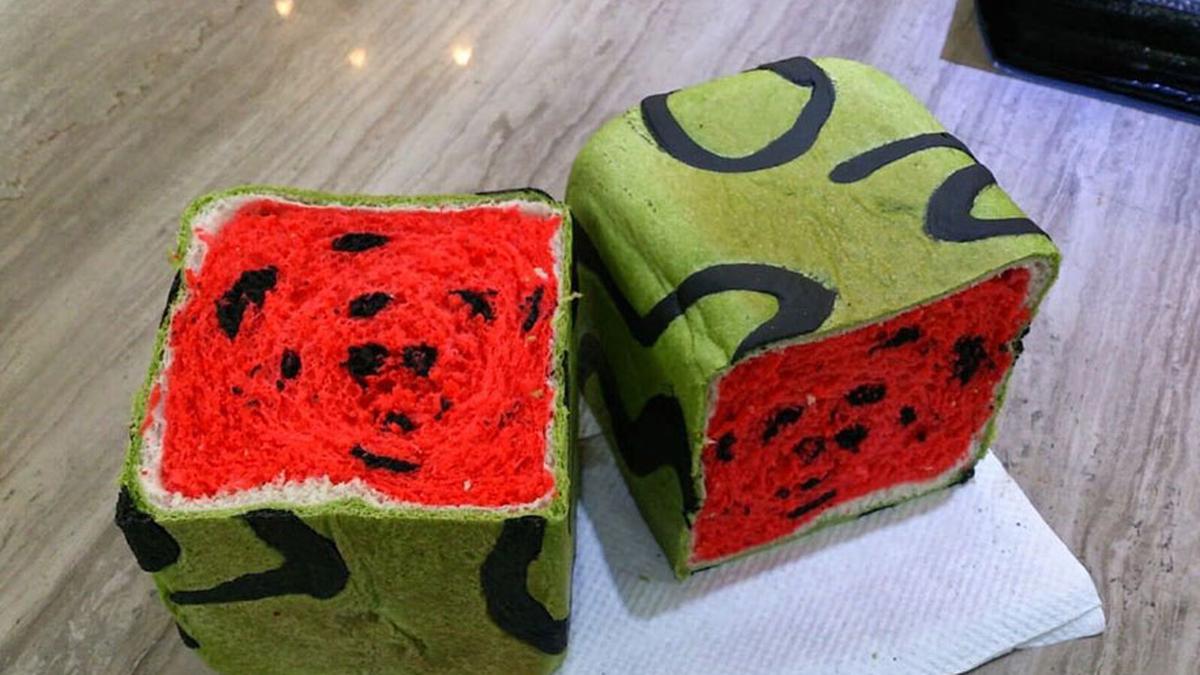 Super Unik! Roti Tawar Berwujud Semangka Kotak - Photo Fimela.com