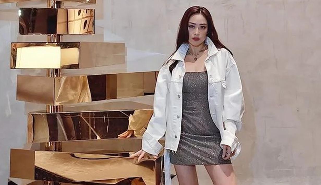 Potret Poppy Capella, Pedangdut yang Kini Pegang Lisensi Miss Universe ...