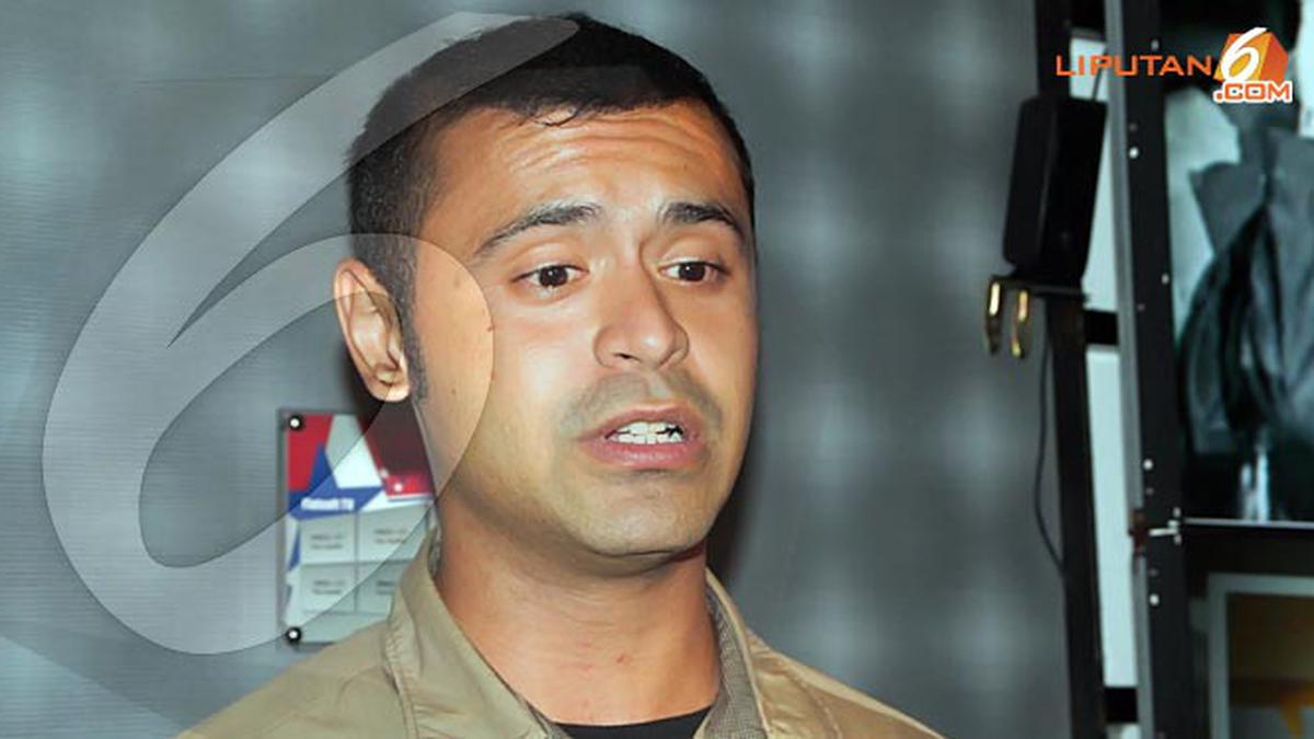 Syuting dengan Mickey Rourke, Mike Lucock Dicuekin - ShowBiz Liputan6.com