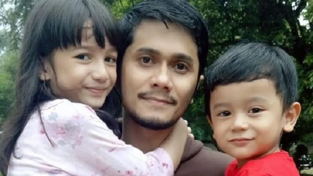 6 Potret Ferdi Ali Bintang Mega Series Suara Hati Nur Bareng Keluarga ...