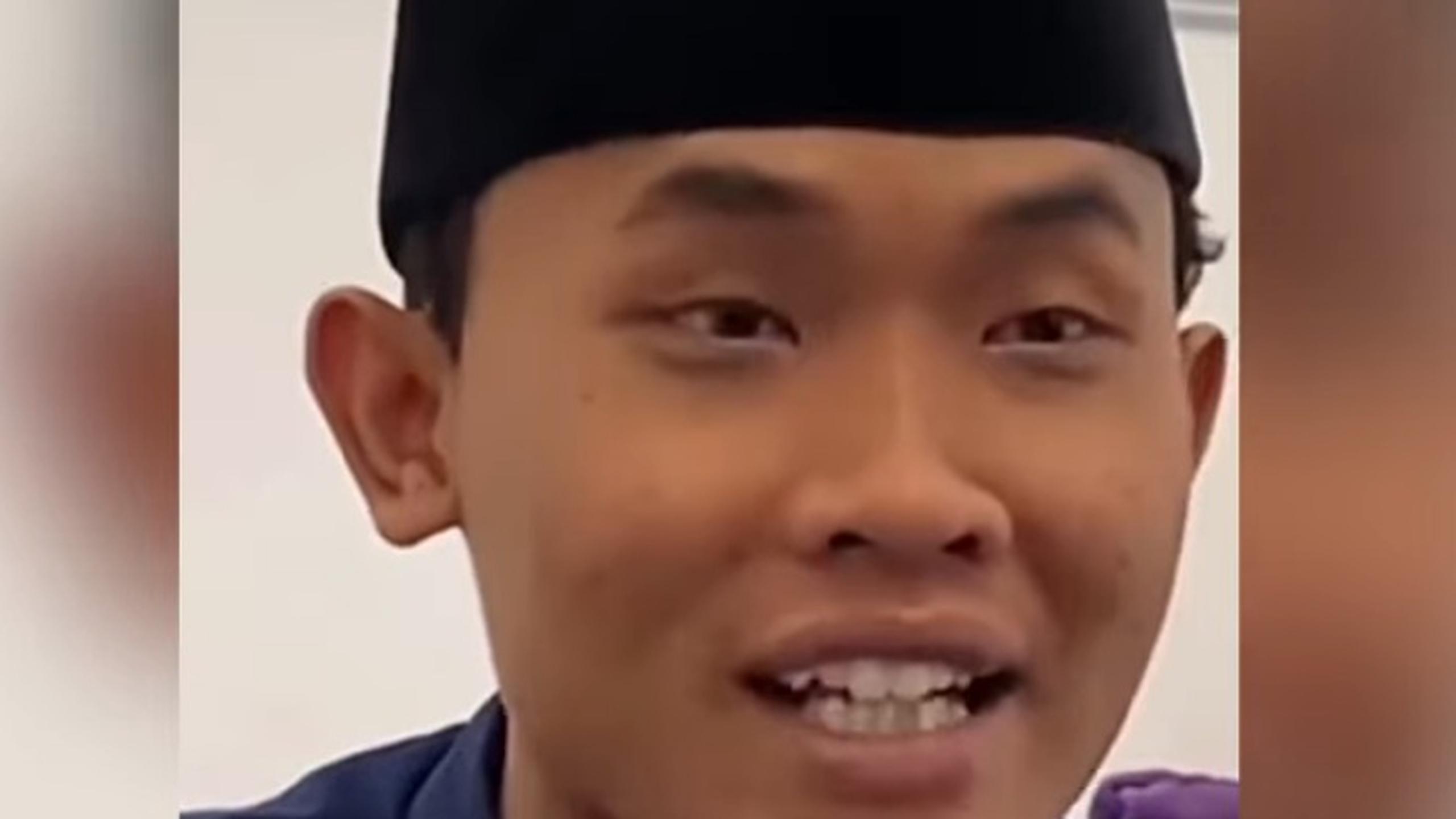 Sosok Gus Elham, Pendakwah Muda yang Dikritik karena Cium Anak-Anak ...