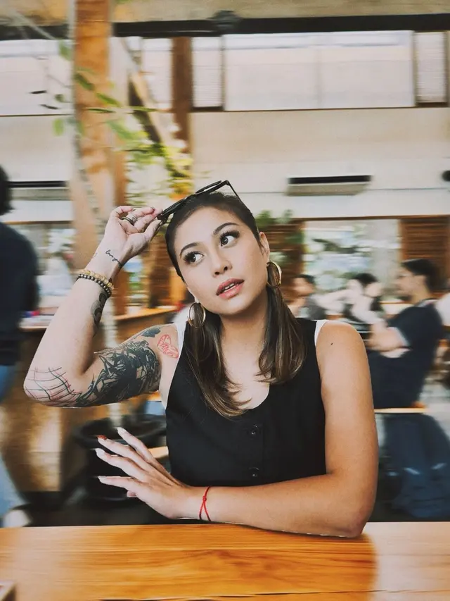 Profil Awkarin, Selebgram Cantik yang Berseteru dengan Jonathan Alden ...