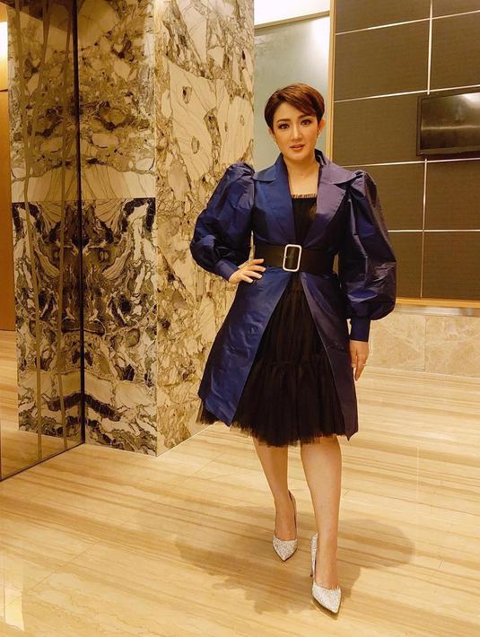 Pesona Melly Mono Eks Vokalis She yang Tampil Awet Muda Jelang Usia 40 ...