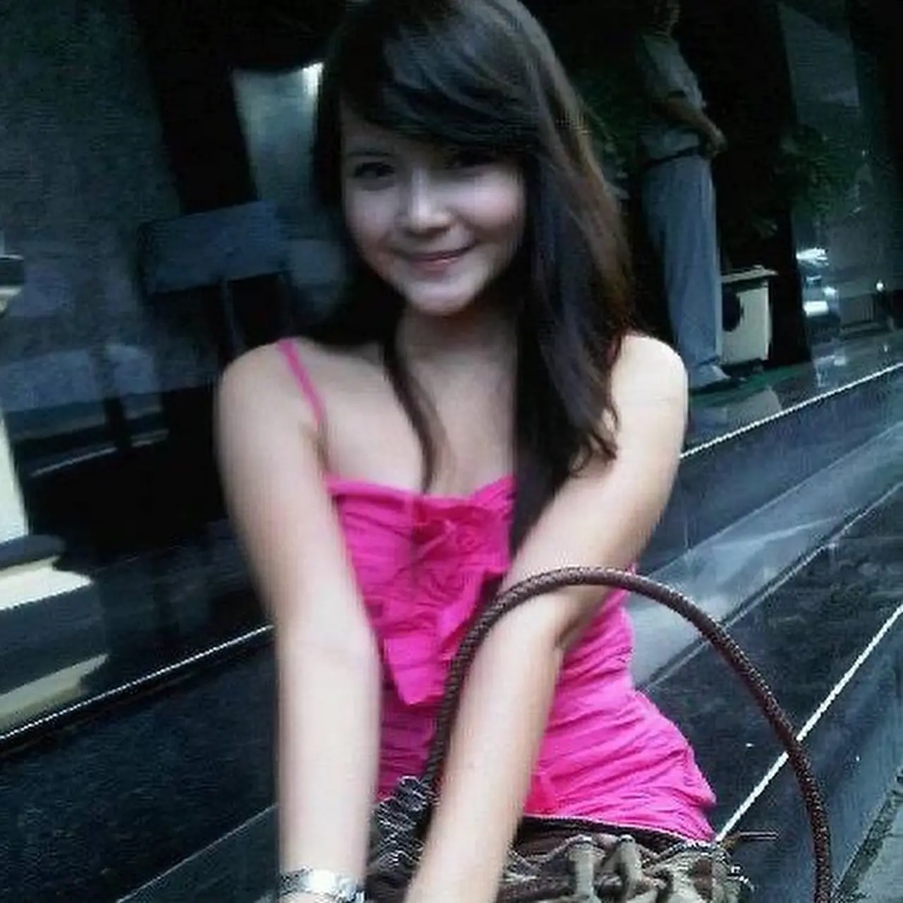 7 Potret Lawas Voke Victoria, Kekasih Kriss Hatta Ini Punya Paras yang Memesona - Hot Liputan6.com