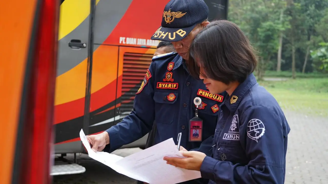 Periksa Bus Pariwisata, Kemenhub Temukan Ada Bukti Lulus Uji Elektronik Palsu - Bisnis Liputan6.com