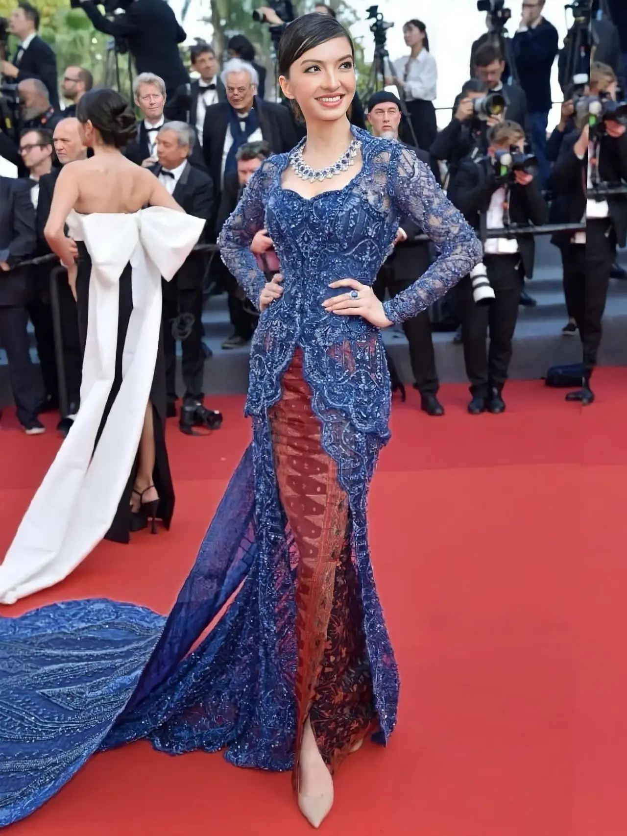 Cerita Raline Shah dari Festival Film Cannes 2023, Kain Batik Ibu ...